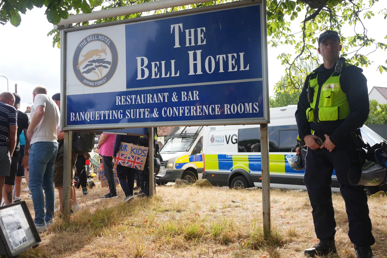 Neo-Nazi group behind organising Epping riots at Bell Hotel ...