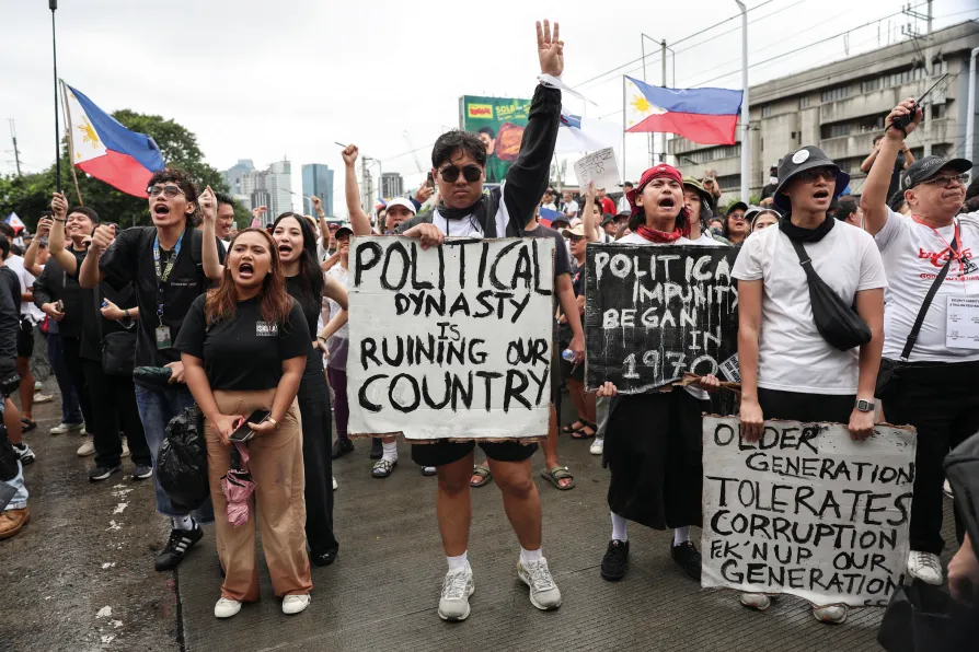 The Marcos regime on the brink in the Philippines | Morning Star
